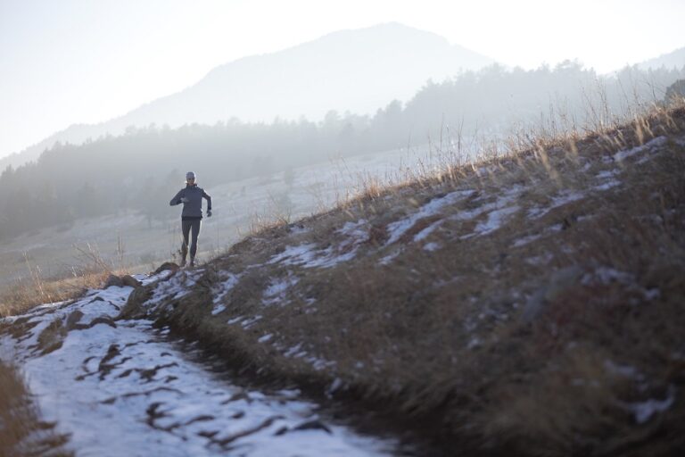 6 Best Winter Running Socks of 2025 - RunToTheFinish