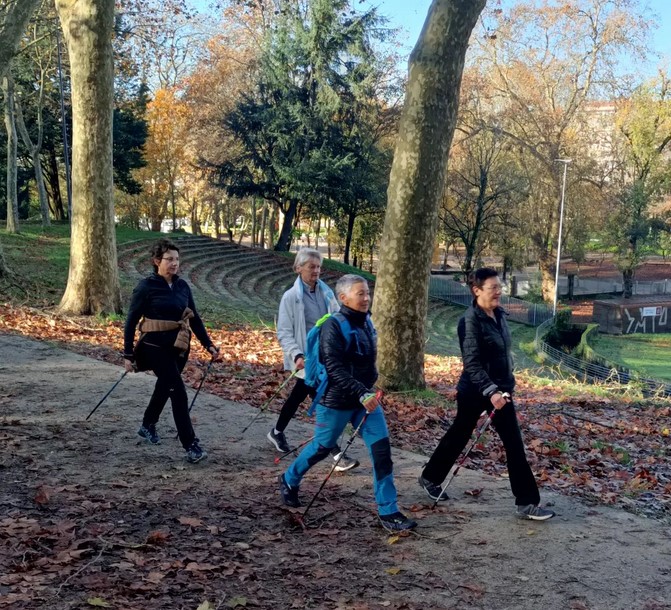 Nordic Walking: What It Is and 5 Health Benefits