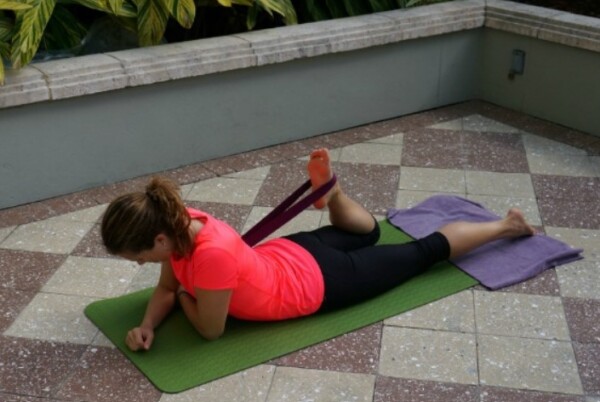 10 Best Quad Stretches for Runners - RunToTheFinish