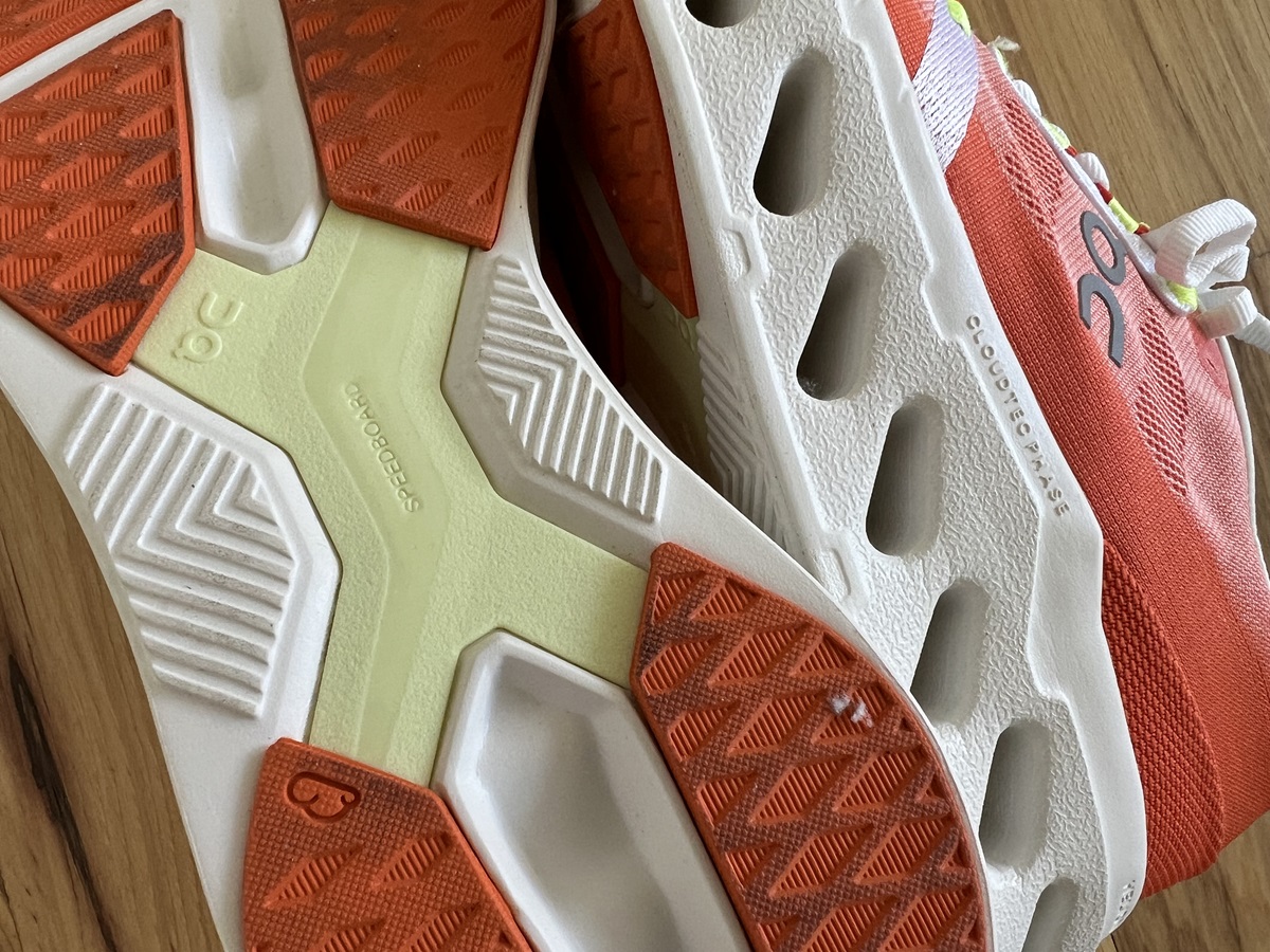 On Cloudeclipse Review | The New Maximal Shoe in Town - RunToTheFinish