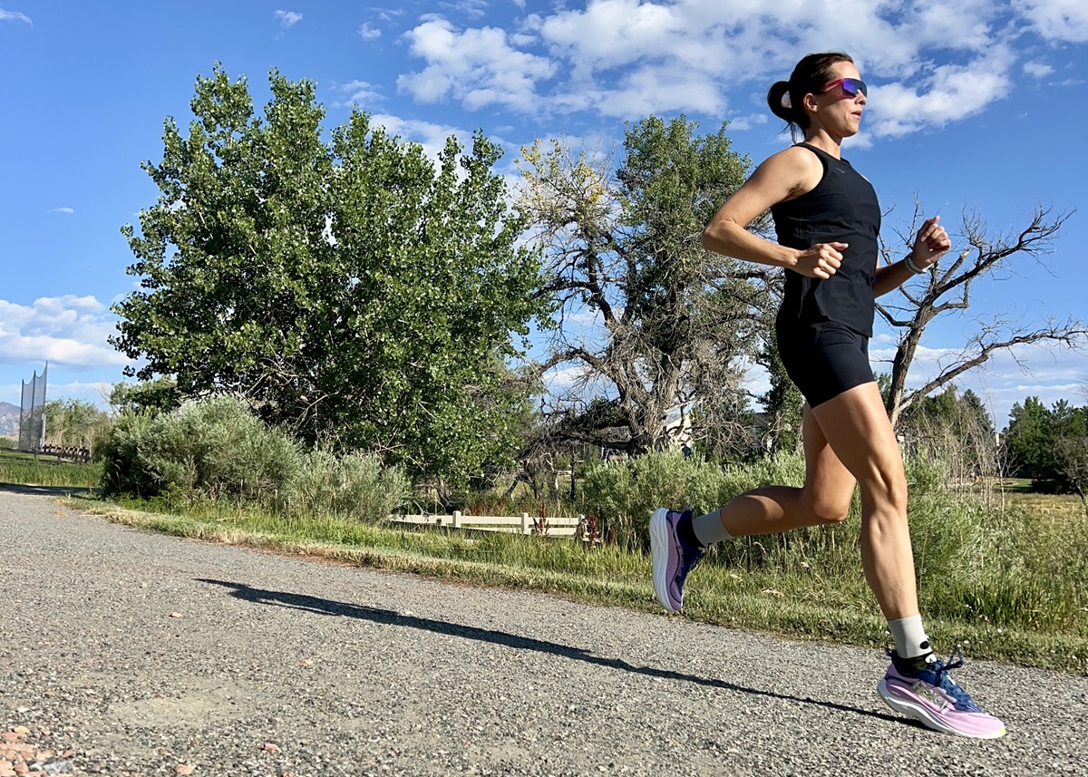 Hoka Skyflow Review | A New Model, A New Daily Runner Hit - RunToTheFinish